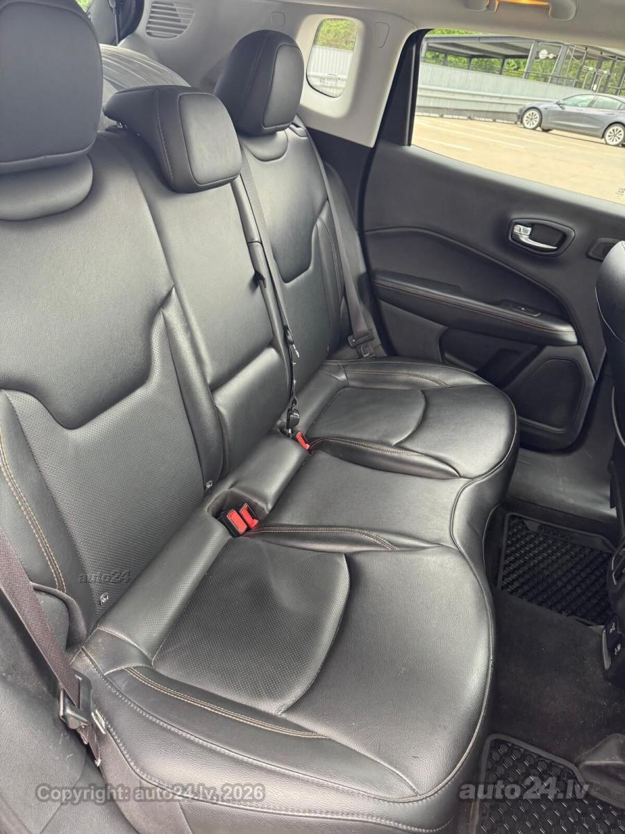 Blue Jeep Compass 2020 in Tallinn, with an engine capacity of 1.40 L and mileage of 113 thousand km for 12995 €, photo 16 on AUTOMOTO.COM.LV