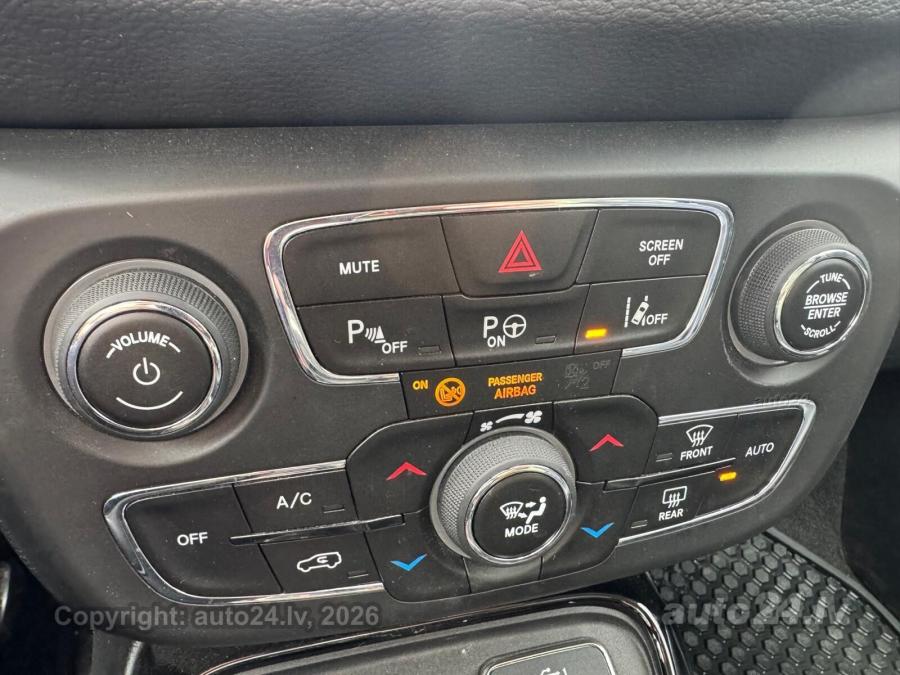 Blue Jeep Compass 2020 in Tallinn, with an engine capacity of 1.40 L and mileage of 113 thousand km for 12995 €, photo 21 on AUTOMOTO.COM.LV