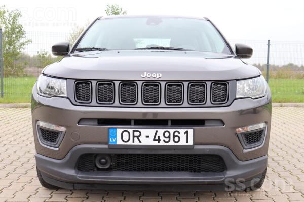 Brūns Jeep Compass 2018 Rīga, ar dzinēja tilpumu 1.60 L un nobraukumu 186 tūkst. km par 9500 €, foto 4 vietnē AUTOMOTO.COM.LV