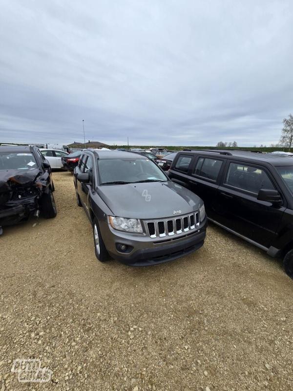 Jeep Compass 2016 in Siauliai, with an engine capacity of 2.00 L and mileage of 263 thousand km for 1600 €, photo 7 on AUTOMOTO.COM.LV