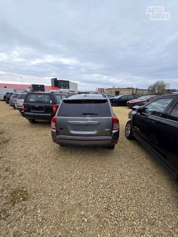 Jeep Compass 2016 in Siauliai, with an engine capacity of 2.00 L and mileage of 263 thousand km for 1600 €, photo 8 on AUTOMOTO.COM.LV