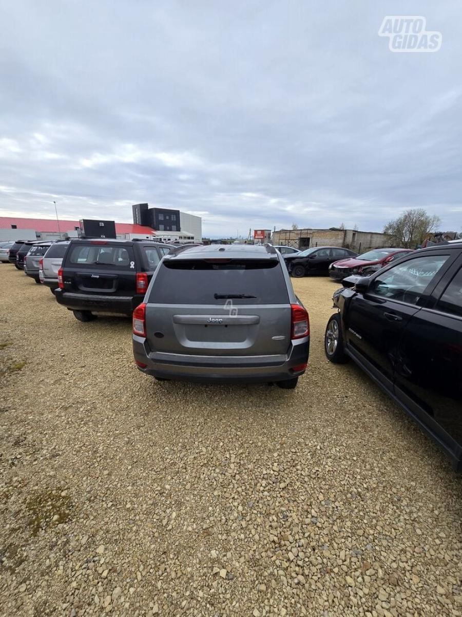 Jeep Compass 2016 in Siauliai, with an engine capacity of 2.00 L and mileage of 263 thousand km for 1600 €, photo 8 on AUTOMOTO.COM.LV