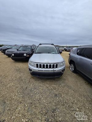 Jeep Compass 2016 in Siauliai, with an engine capacity of 2.00 L and mileage of 263 thousand km for 1600 €, photo 9 on AUTOMOTO.COM.LV
