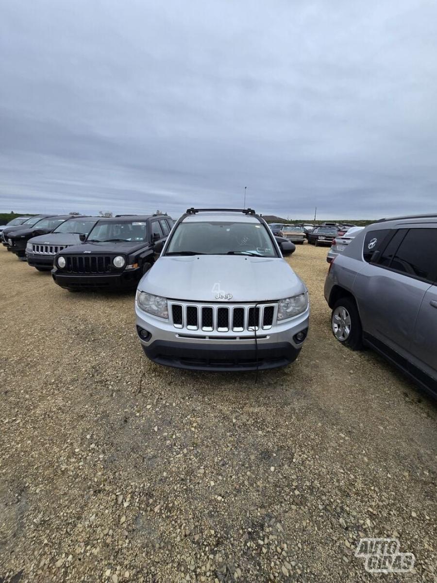 Jeep Compass 2016 in Siauliai, with an engine capacity of 2.00 L and mileage of 263 thousand km for 1600 €, photo 9 on AUTOMOTO.COM.LV