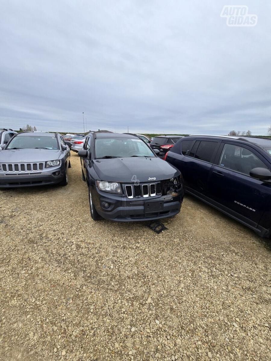 Jeep Compass 2016 in Siauliai, with an engine capacity of 2.00 L and mileage of 263 thousand km for 1600 €, photo 10 on AUTOMOTO.COM.LV