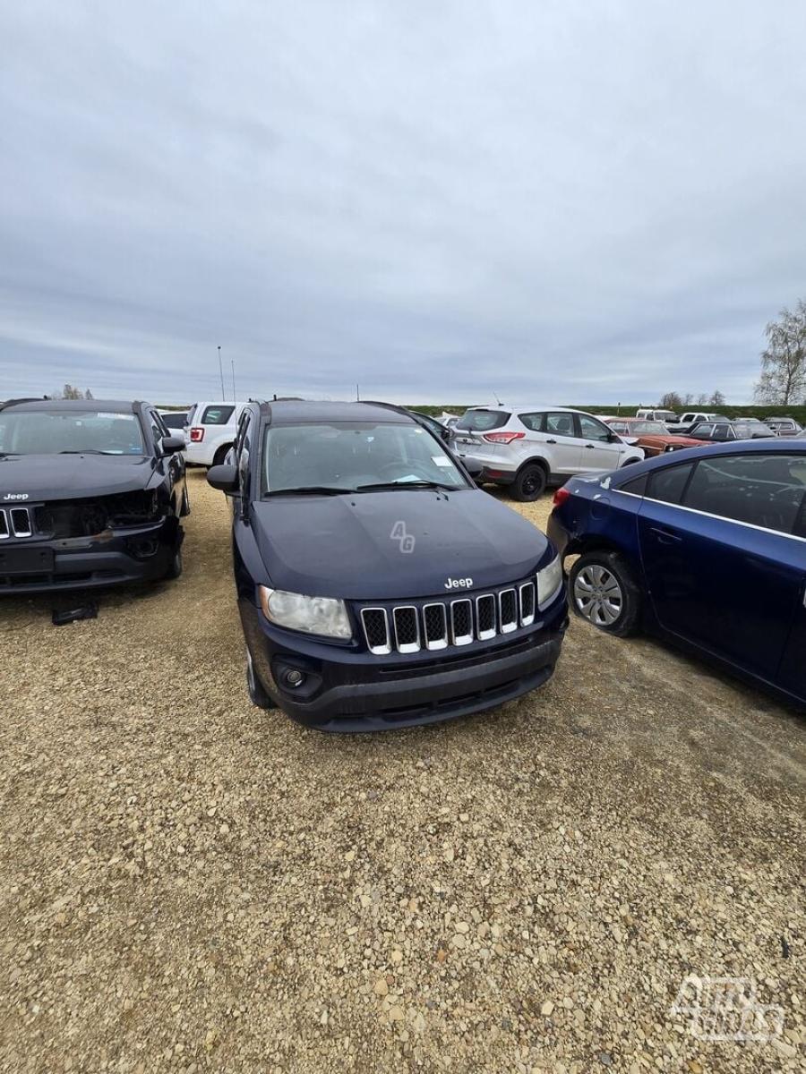 Jeep Compass 2016 in Siauliai, with an engine capacity of 2.00 L and mileage of 263 thousand km for 1600 €, photo 11 on AUTOMOTO.COM.LV