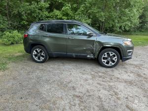Jeep Compass 2018 in Vilnius, with an engine capacity of 2.40 L and mileage of 200 thousand km for 7400 €, photo 9 on AUTOMOTO.COM.LV