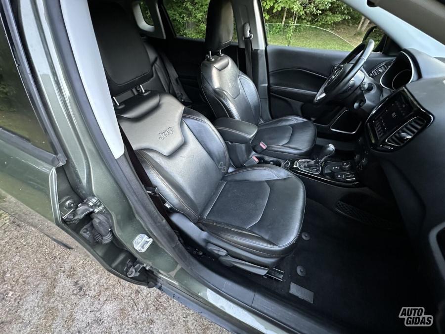 Jeep Compass 2018 in Vilnius, with an engine capacity of 2.40 L and mileage of 200 thousand km for 7400 €, photo 14 on AUTOMOTO.COM.LV