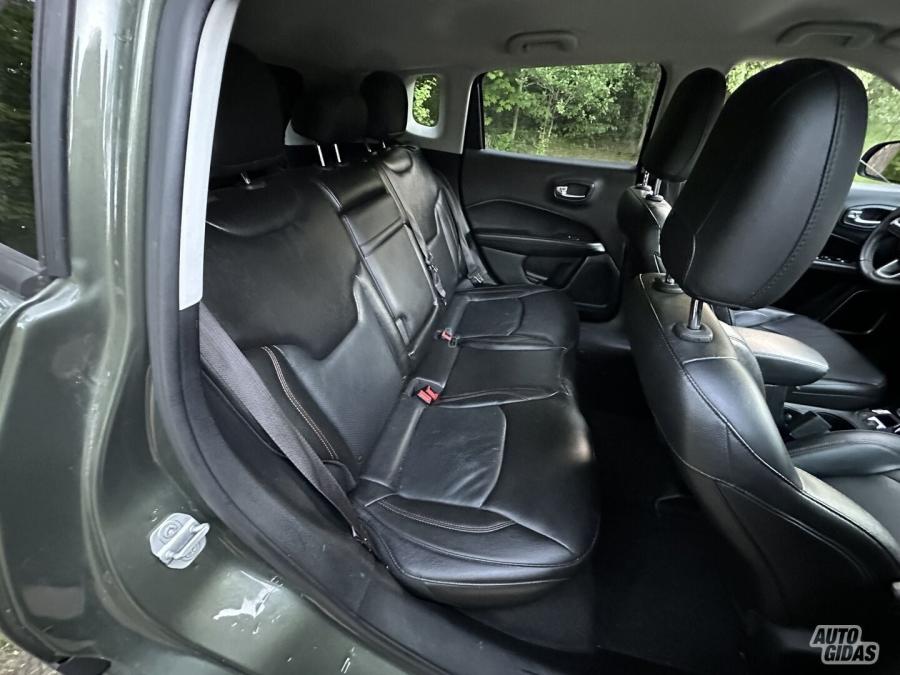 Jeep Compass 2018 in Vilnius, with an engine capacity of 2.40 L and mileage of 200 thousand km for 7400 €, photo 15 on AUTOMOTO.COM.LV