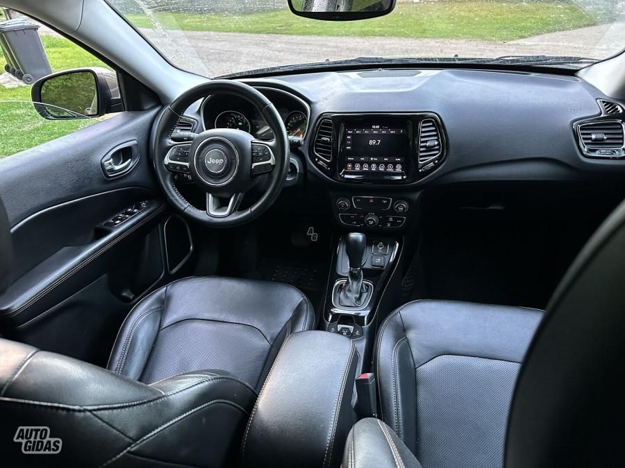 Jeep Compass 2018 in Vilnius, with an engine capacity of 2.40 L and mileage of 200 thousand km for 7400 €, photo 16 on AUTOMOTO.COM.LV