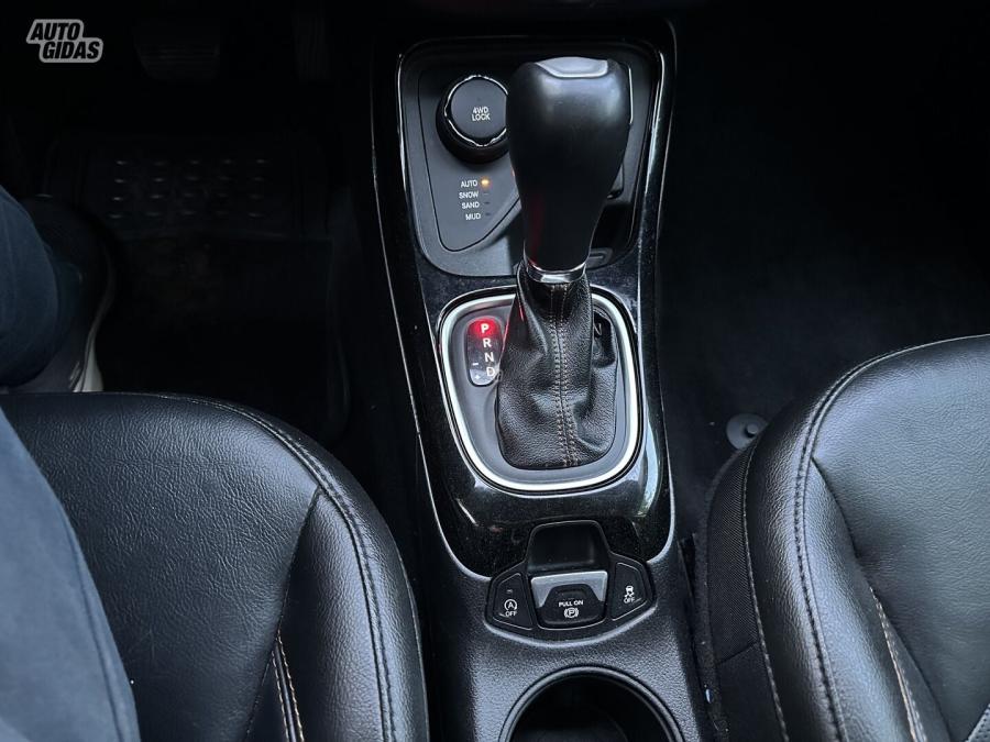 Jeep Compass 2018 in Vilnius, with an engine capacity of 2.40 L and mileage of 200 thousand km for 7400 €, photo 21 on AUTOMOTO.COM.LV