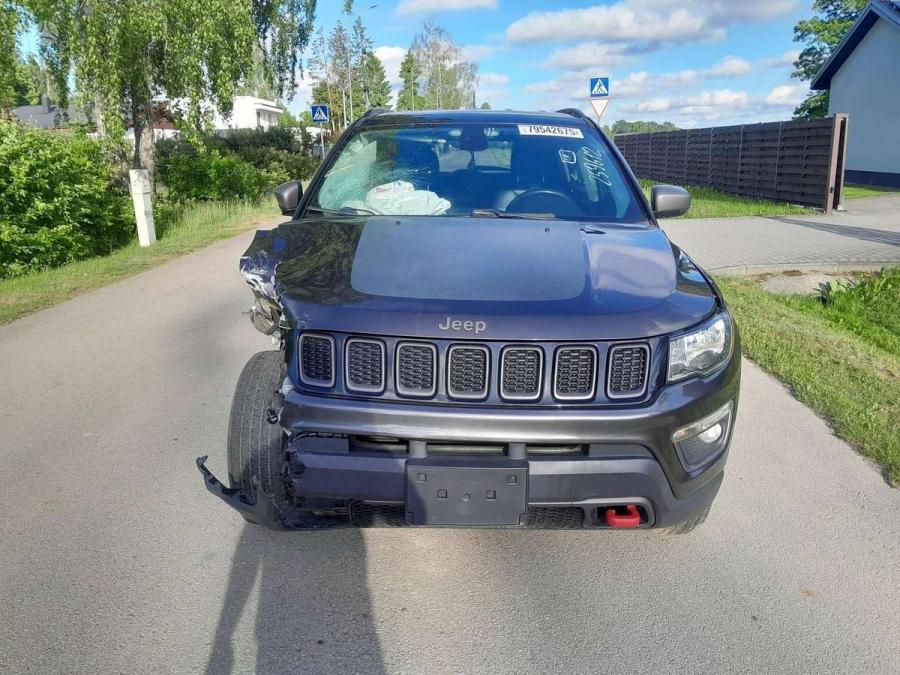 Джип Компас 2018 в Плунге, объемом двигателя 2.36 л и пробегом 178 тыс. км за 6200 €, фото 10 на AUTOMOTO.COM.LV