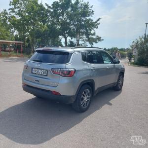 Jeep Compass 2020 in Kaunas, with an engine capacity of 2.40 L and mileage of 107 thousand km for 15100 €, photo 4 on AUTOMOTO.COM.LV