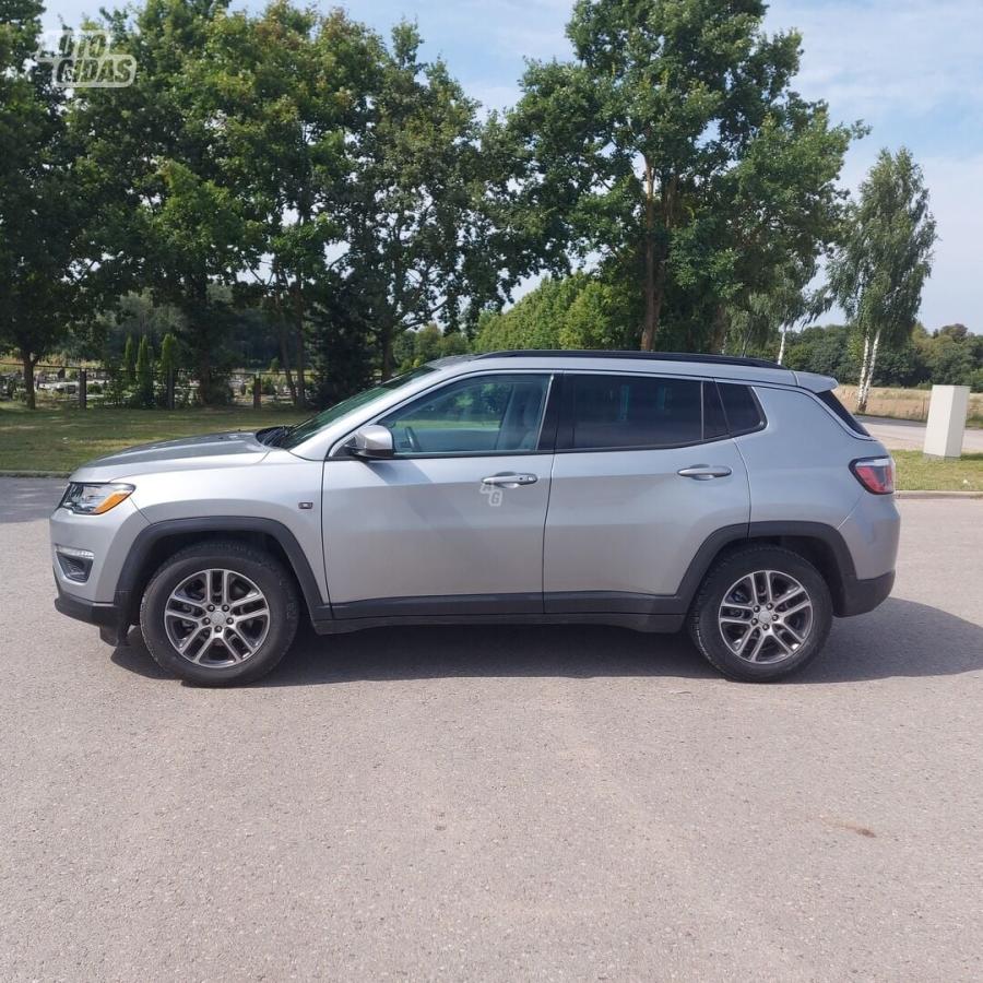 Jeep Compass 2020 in Kaunas, with an engine capacity of 2.40 L and mileage of 107 thousand km for 15100 €, photo 5 on AUTOMOTO.COM.LV