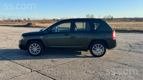 Green Jeep Compass 2008 in Riga, with an engine capacity of 2.40 L and mileage of 0 thousand km for 2999 €, photo 2 on AUTOMOTO.COM.LV
