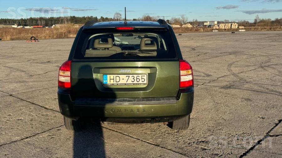 Zaļš Jeep Compass 2008 Rīga, ar dzinēja tilpumu 2.40 L un nobraukumu 0 tūkst. km par 2999 €, foto 5 vietnē AUTOMOTO.COM.LV