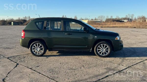 Green Jeep Compass 2008 in Riga, with an engine capacity of 2.40 L and mileage of 0 thousand km for 2999 €, photo 6 on AUTOMOTO.COM.LV