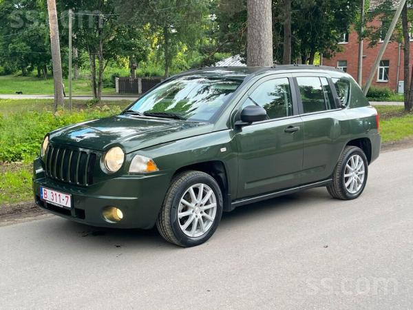 Green Jeep Compass 2008 in Riga, with an engine capacity of 2.40 L and mileage of 0 thousand km for 2899 €, photo 1 on AUTOMOTO.COM.LV