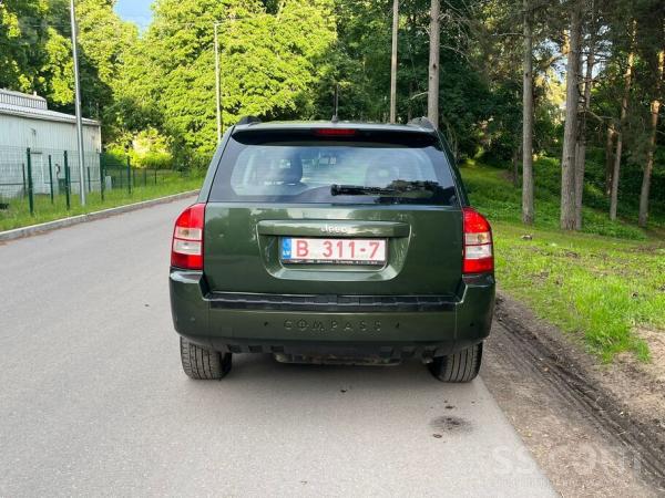 Green Jeep Compass 2008 in Riga, with an engine capacity of 2.40 L and mileage of 0 thousand km for 2899 €, photo 4 on AUTOMOTO.COM.LV