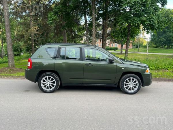 Green Jeep Compass 2008 in Riga, with an engine capacity of 2.40 L and mileage of 0 thousand km for 2899 €, photo 6 on AUTOMOTO.COM.LV