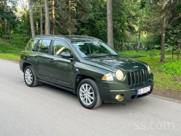 Green Jeep Compass 2008 in Riga, with an engine capacity of 2.40 L and mileage of 0 thousand km for 2899 €, photo 7 on AUTOMOTO.COM.LV