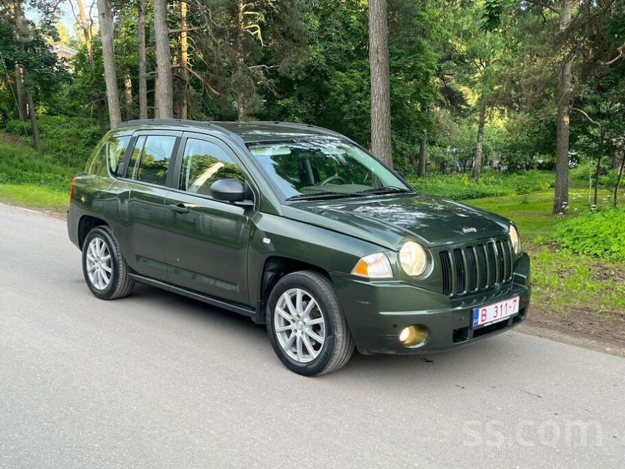 Green Jeep Compass 2008 in Riga, with an engine capacity of 2.40 L and mileage of 0 thousand km for 2899 €, photo 8 on AUTOMOTO.COM.LV