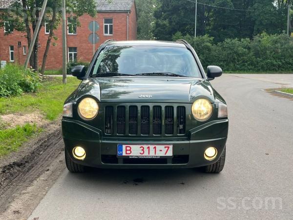 Green Jeep Compass 2008 in Riga, with an engine capacity of 2.40 L and mileage of 0 thousand km for 2899 €, photo 8 on AUTOMOTO.COM.LV