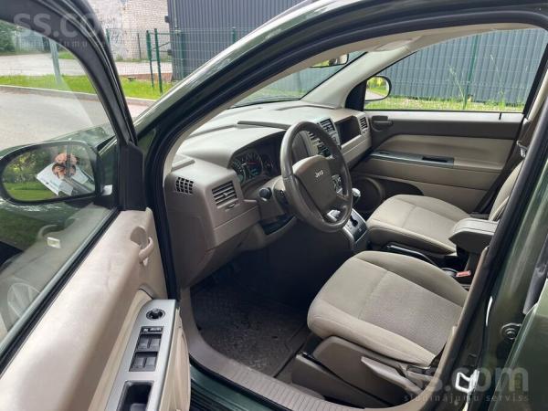 Green Jeep Compass 2008 in Riga, with an engine capacity of 2.40 L and mileage of 0 thousand km for 2899 €, photo 9 on AUTOMOTO.COM.LV