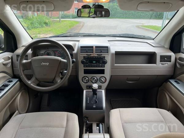 Green Jeep Compass 2008 in Riga, with an engine capacity of 2.40 L and mileage of 0 thousand km for 2899 €, photo 10 on AUTOMOTO.COM.LV