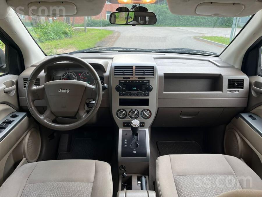 Green Jeep Compass 2008 in Riga, with an engine capacity of 2.40 L and mileage of 0 thousand km for 2899 €, photo 11 on AUTOMOTO.COM.LV