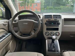 Green Jeep Compass 2008 in Riga, with an engine capacity of 2.40 L and mileage of 0 thousand km for 2899 €, photo 12 on AUTOMOTO.COM.LV
