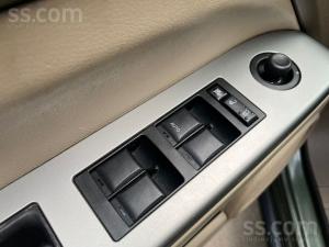 Green Jeep Compass 2008 in Riga, with an engine capacity of 2.40 L and mileage of 0 thousand km for 2899 €, photo 15 on AUTOMOTO.COM.LV