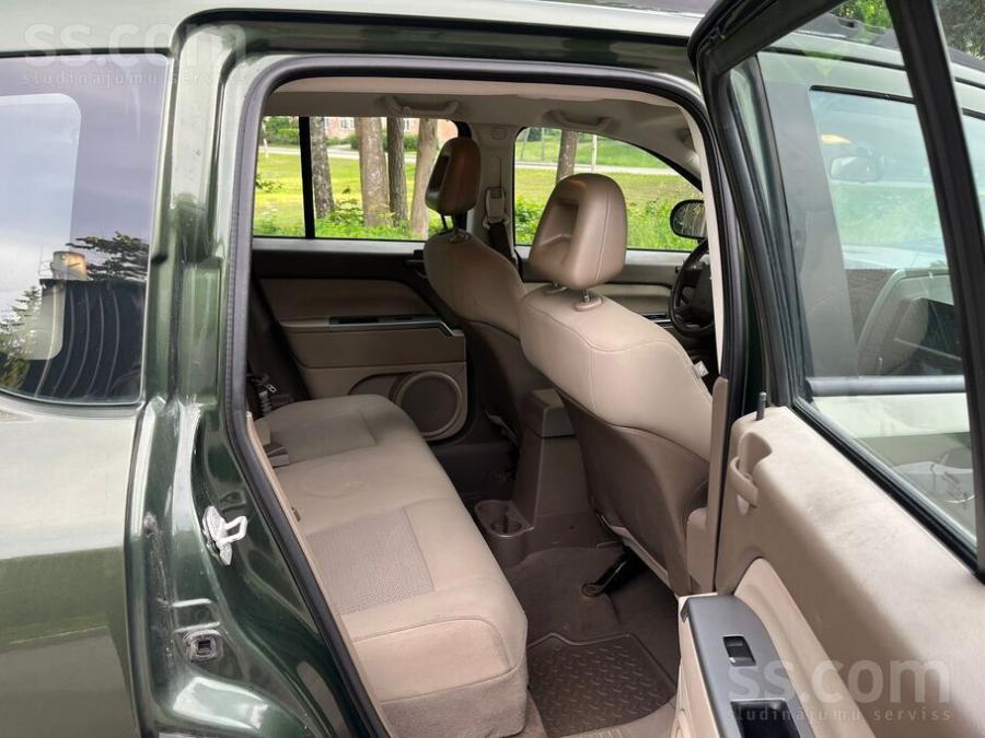 Green Jeep Compass 2008 in Riga, with an engine capacity of 2.40 L and mileage of 0 thousand km for 2899 €, photo 22 on AUTOMOTO.COM.LV