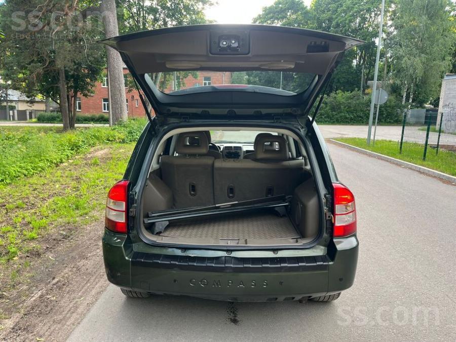 Green Jeep Compass 2008 in Riga, with an engine capacity of 2.40 L and mileage of 0 thousand km for 2899 €, photo 23 on AUTOMOTO.COM.LV