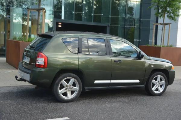 Green Jeep Compass 2008 in Riga, with an engine capacity of 2.00 L and mileage of 215 thousand km for 3500 €, photo 4 on AUTOMOTO.COM.LV