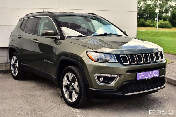 Green Jeep Compass 2020 in Kretinga, with an engine capacity of 2.36 L and mileage of 52 thousand km for 16999 €, photo 5 on AUTOMOTO.COM.LV