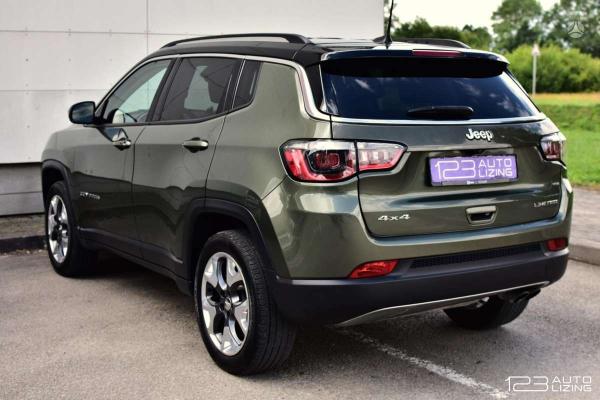 Green Jeep Compass 2020 in Kretinga, with an engine capacity of 2.36 L and mileage of 52 thousand km for 16999 €, photo 7 on AUTOMOTO.COM.LV