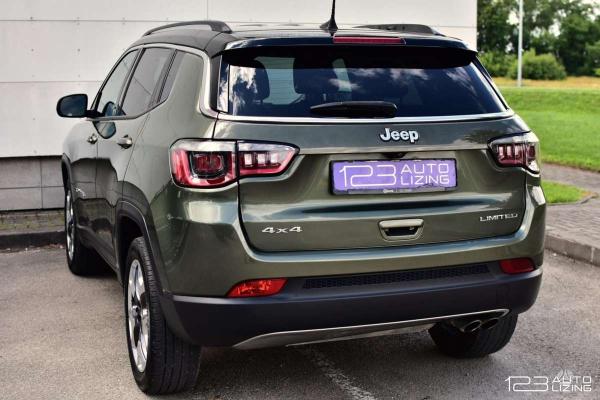 Green Jeep Compass 2020 in Kretinga, with an engine capacity of 2.36 L and mileage of 52 thousand km for 16999 €, photo 8 on AUTOMOTO.COM.LV