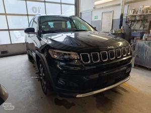 Zaļš Jeep Compass 2021 Kauņa, ar dzinēja tilpumu 1.30 L un nobraukumu 36 tūkst. km par 22484 €, foto  vietnē AUTOMOTO.COM.LV