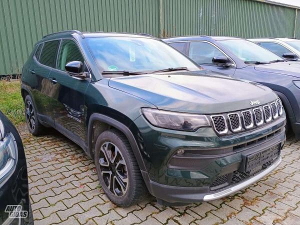 Green Jeep Compass 2021 in Kaunas, with an engine capacity of 1.30 L and mileage of 26 thousand km for 22379 €, photo 1 on AUTOMOTO.COM.LV