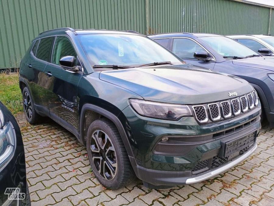 Green Jeep Compass 2021 in Kaunas, with an engine capacity of 1.30 L and mileage of 26 thousand km for 22379 €, photo 1 on AUTOMOTO.COM.LV
