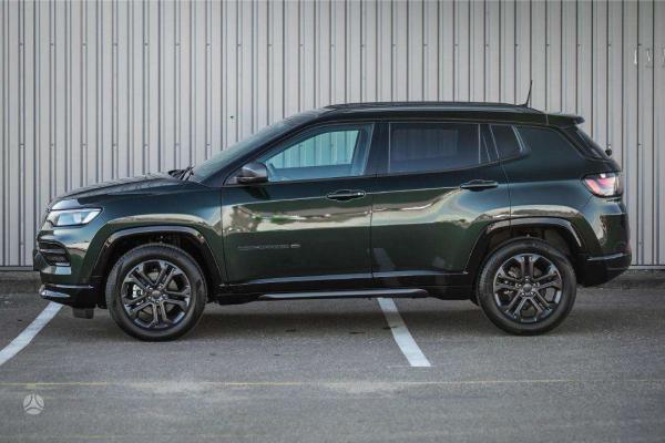 Zaļš Jeep Compass 2021 Viļņa, ar dzinēja tilpumu 1.33 L un nobraukumu 49 tūkst. km par 21950 €, foto 3 vietnē AUTOMOTO.COM.LV
