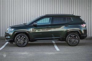 Green Jeep Compass 2021 in Vilnius, with an engine capacity of 1.33 L and mileage of 49 thousand km for 21950 €, photo 3 on AUTOMOTO.COM.LV