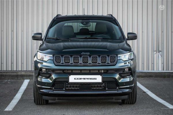 Zaļš Jeep Compass 2021 Viļņa, ar dzinēja tilpumu 1.33 L un nobraukumu 49 tūkst. km par 21950 €, foto 4 vietnē AUTOMOTO.COM.LV