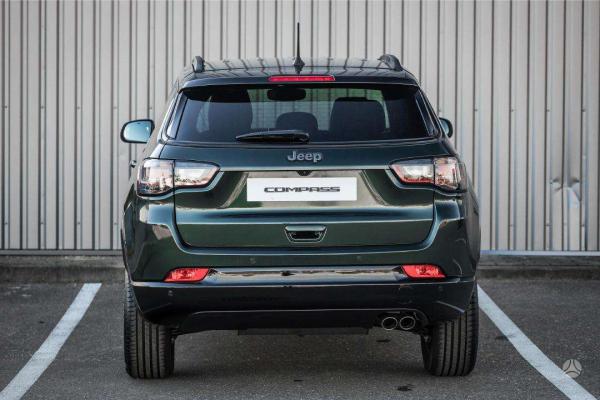 Zaļš Jeep Compass 2021 Viļņa, ar dzinēja tilpumu 1.33 L un nobraukumu 49 tūkst. km par 21950 €, foto 5 vietnē AUTOMOTO.COM.LV