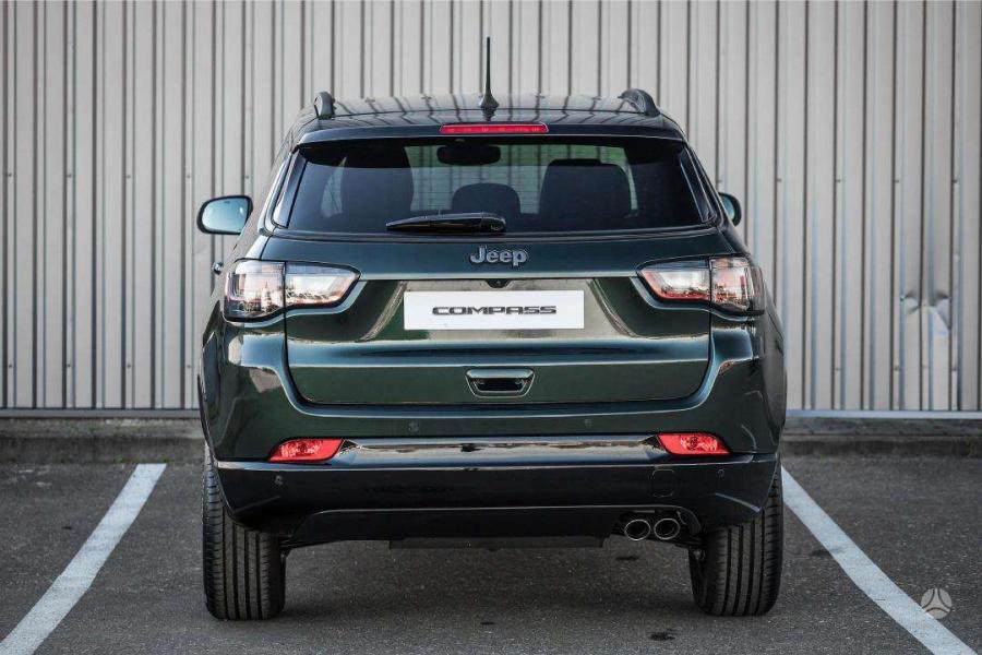 Green Jeep Compass 2021 in Vilnius, with an engine capacity of 1.33 L and mileage of 49 thousand km for 21950 €, photo 5 on AUTOMOTO.COM.LV