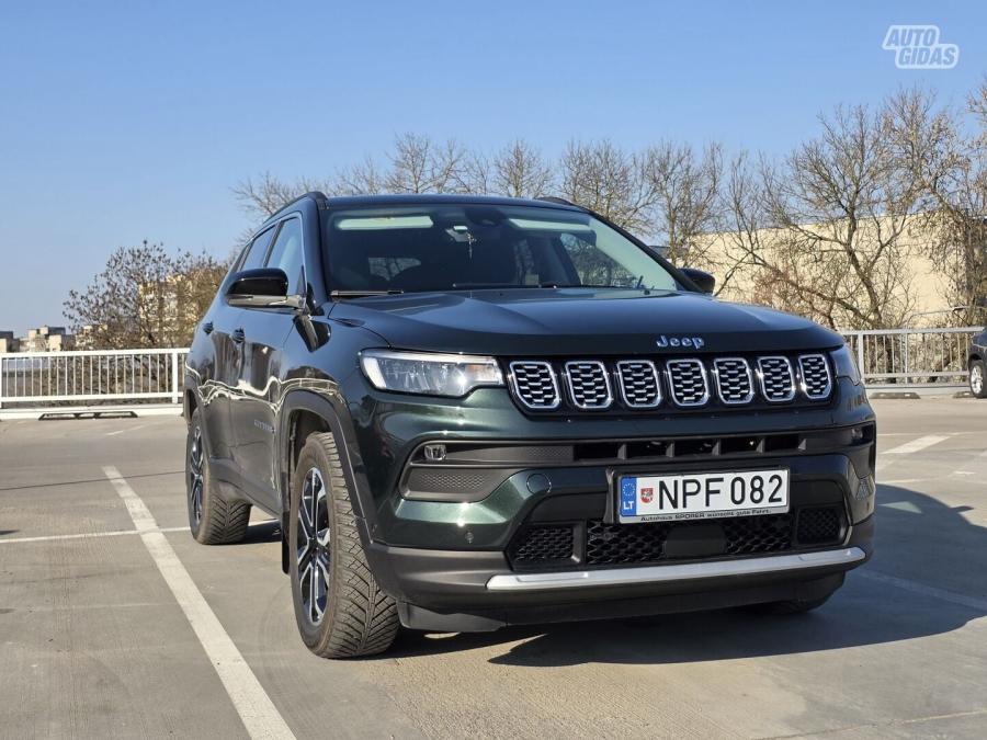Zaļš Jeep Compass 2021 Viļņa, ar dzinēja tilpumu 1.30 L un nobraukumu 152 tūkst. km par 17000 €, foto 2 vietnē AUTOMOTO.COM.LV
