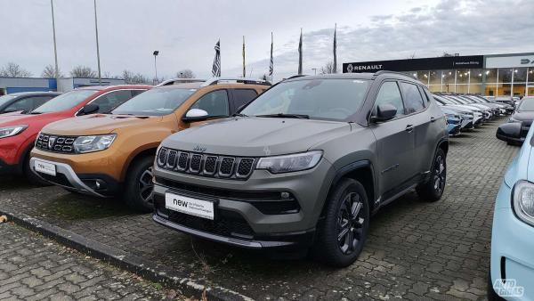 Green Jeep Compass 2022 in Kaunas, with an engine capacity of 1.30 L and mileage of 51 thousand km for 23841 €, photo 1 on AUTOMOTO.COM.LV