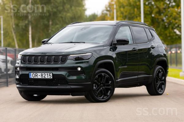 Green Jeep Compass 2025 in Jelgava, with an engine capacity of 1.40 L and mileage of 0 thousand km for 21500 €, photo 1 on AUTOMOTO.COM.LV