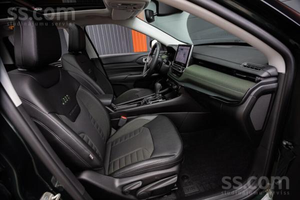 Green Jeep Compass 2025 in Jelgava, with an engine capacity of 1.40 L and mileage of 0 thousand km for 21500 €, photo 9 on AUTOMOTO.COM.LV